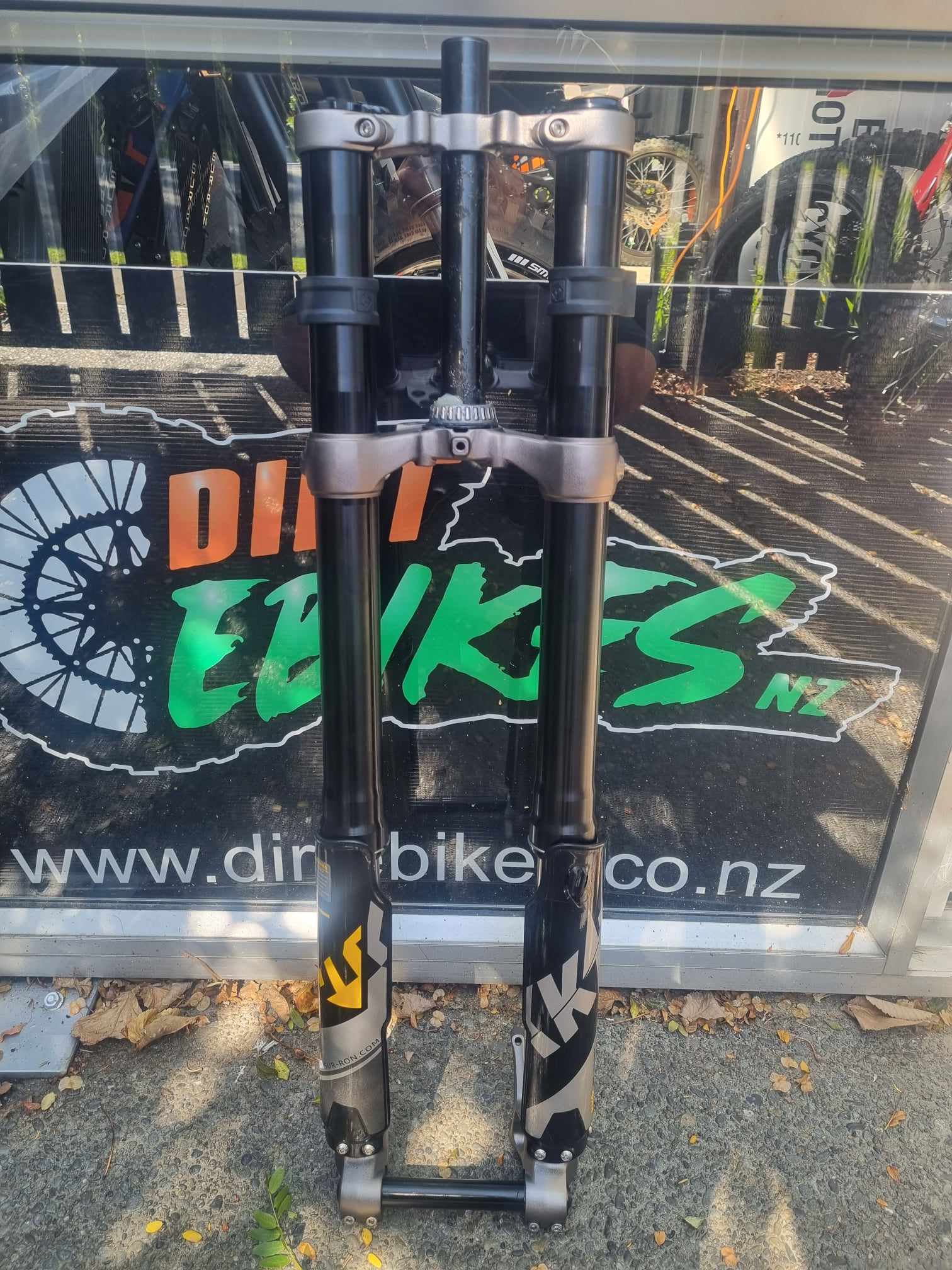 Light Bee KKE Forks - New Genuine Stock Forks – Dirtebikes